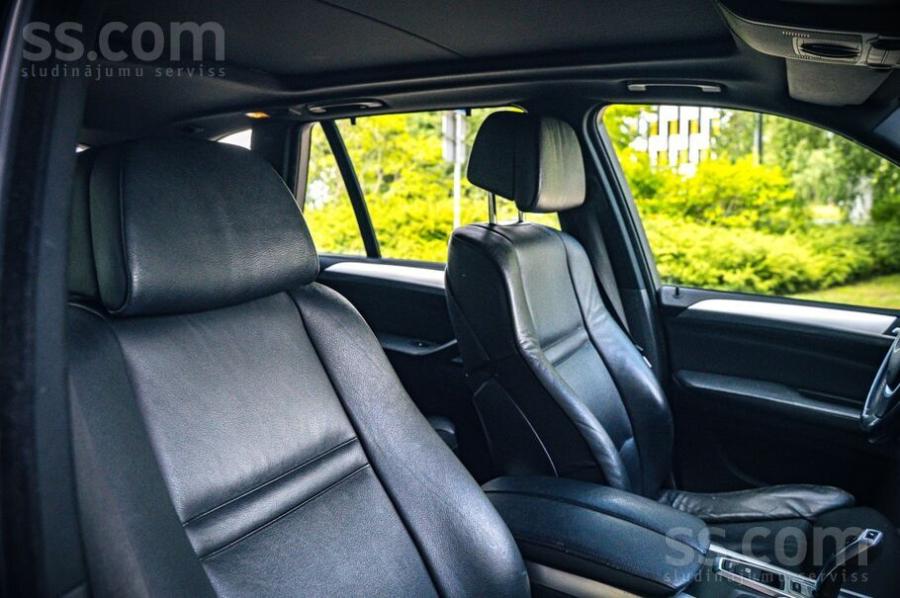 Black BMW X5 2009 in Riga, with an engine capacity of 3.00 L and mileage of 362 thousand km for 5990 €, photo 12 on AUTOMOTO.COM.LV