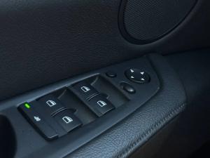 Black BMW X5 2009 in Jurmala, with an engine capacity of 3.00 L and mileage of 285 thousand km for 7990 €, photo 20 on AUTOMOTO.COM.LV