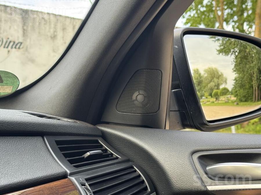 Black BMW X5 2009 in Riga, with an engine capacity of 3.00 L and mileage of 0 thousand km for 9700 €, photo 20 on AUTOMOTO.COM.LV