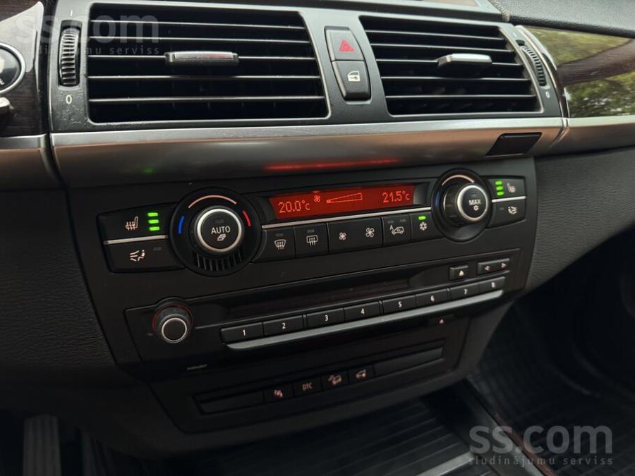 Black BMW X5 2009 in Riga, with an engine capacity of 3.00 L and mileage of 0 thousand km for 9700 €, photo 21 on AUTOMOTO.COM.LV