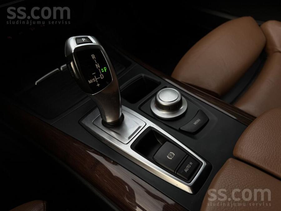 Black BMW X5 2009 in Riga, with an engine capacity of 3.00 L and mileage of 0 thousand km for 9700 €, photo 22 on AUTOMOTO.COM.LV