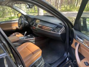 Melns BMW X5 2009 Rīga, ar dzinēja tilpumu 3.00 L un nobraukumu 309 tūkst. km par 9600 €, foto 12 vietnē AUTOMOTO.COM.LV
