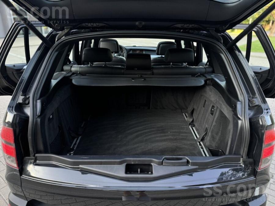 Black BMW X5 2009 in Jurmala, with an engine capacity of 3.00 L and mileage of 285 thousand km for 7990 €, photo 28 on AUTOMOTO.COM.LV