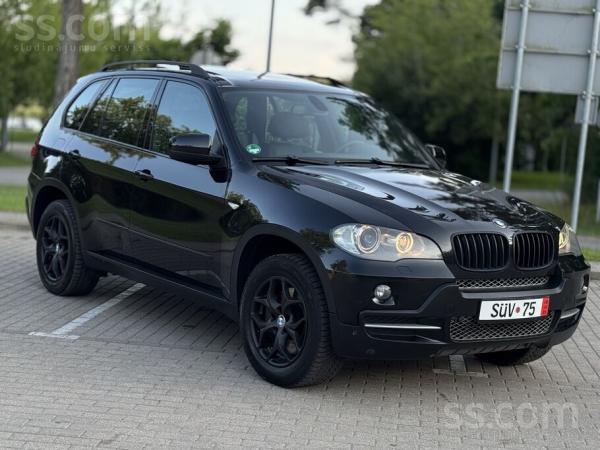 Black BMW X5 2009 in Jurmala, with an engine capacity of 3.00 L and mileage of 285 thousand km for 7990 €, photo 3 on AUTOMOTO.COM.LV