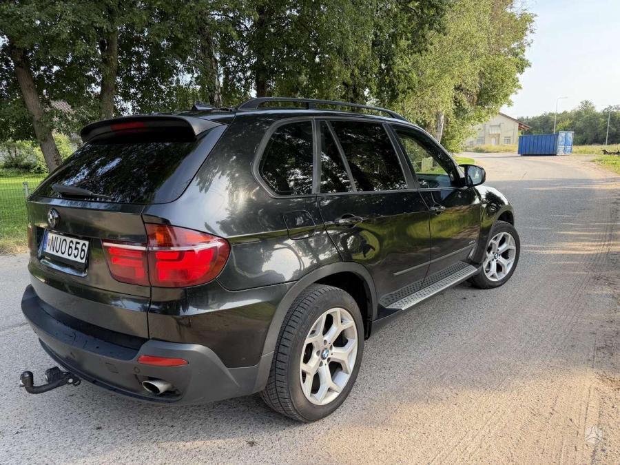 Melns BMW X5 2009 Utena, ar dzinēja tilpumu 3.00 L un nobraukumu 373 tūkst. km par 6950 €, foto 4 vietnē AUTOMOTO.COM.LV