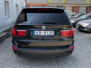 Black BMW X5 2009 in Daugavpils, with an engine capacity of 3.00 L and mileage of 236 thousand km for 9300 €, photo 6 on AUTOMOTO.COM.LV