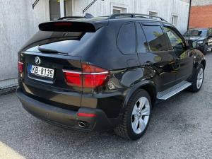 Black BMW X5 2009 in Daugavpils, with an engine capacity of 3.00 L and mileage of 236 thousand km for 9300 €, photo 7 on AUTOMOTO.COM.LV