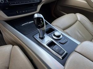 Black BMW X5 2009 in Daugavpils, with an engine capacity of 3.00 L and mileage of 236 thousand km for 9300 €, photo 17 on AUTOMOTO.COM.LV