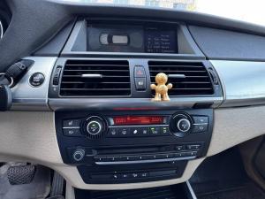 Black BMW X5 2009 in Daugavpils, with an engine capacity of 3.00 L and mileage of 236 thousand km for 9300 €, photo 18 on AUTOMOTO.COM.LV