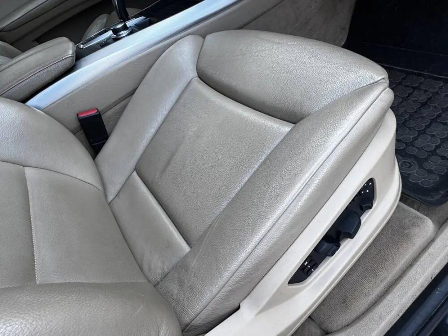 Black BMW X5 2009 in Daugavpils, with an engine capacity of 3.00 L and mileage of 236 thousand km for 9300 €, photo 22 on AUTOMOTO.COM.LV
