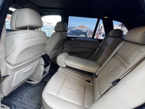 Black BMW X5 2009 in Daugavpils, with an engine capacity of 3.00 L and mileage of 236 thousand km for 9300 €, photo 25 on AUTOMOTO.COM.LV