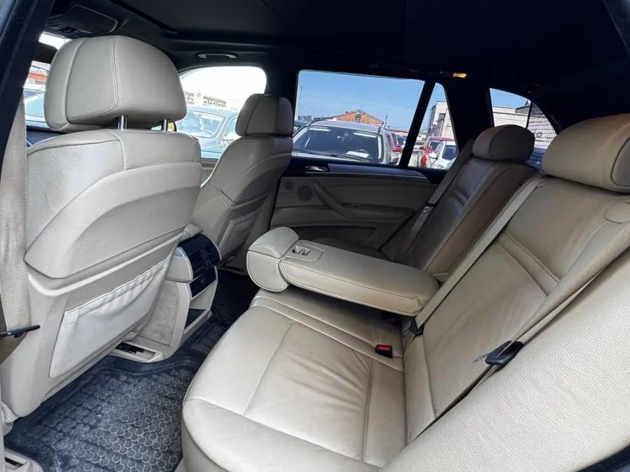 Black BMW X5 2009 in Daugavpils, with an engine capacity of 3.00 L and mileage of 236 thousand km for 9300 €, photo 25 on AUTOMOTO.COM.LV
