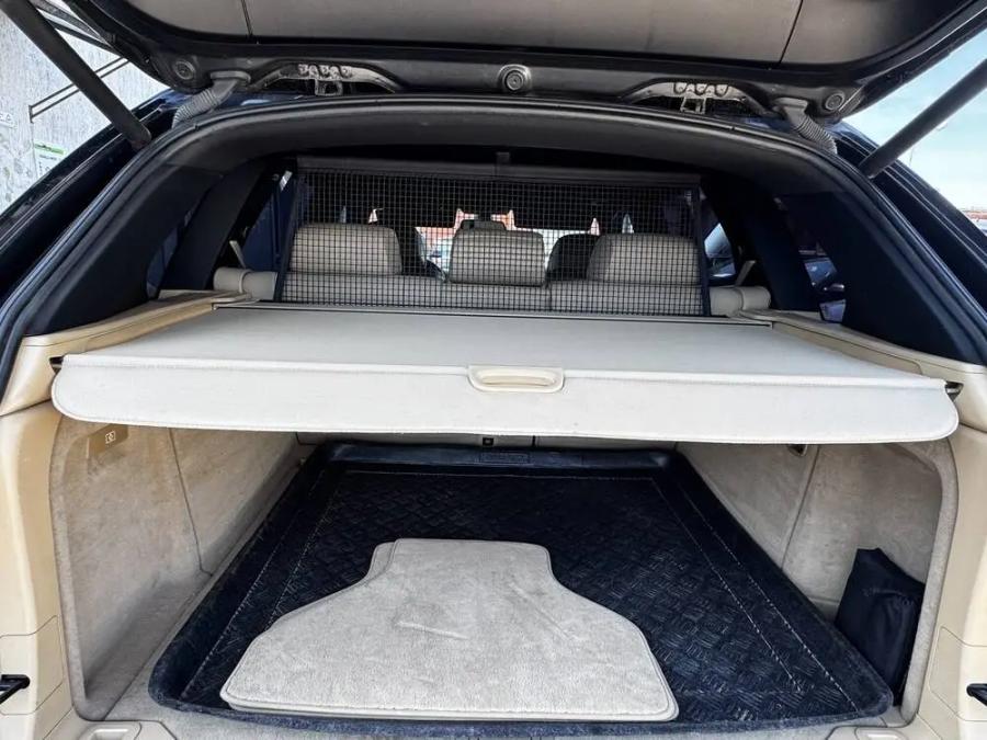 Black BMW X5 2009 in Daugavpils, with an engine capacity of 3.00 L and mileage of 236 thousand km for 9300 €, photo 26 on AUTOMOTO.COM.LV