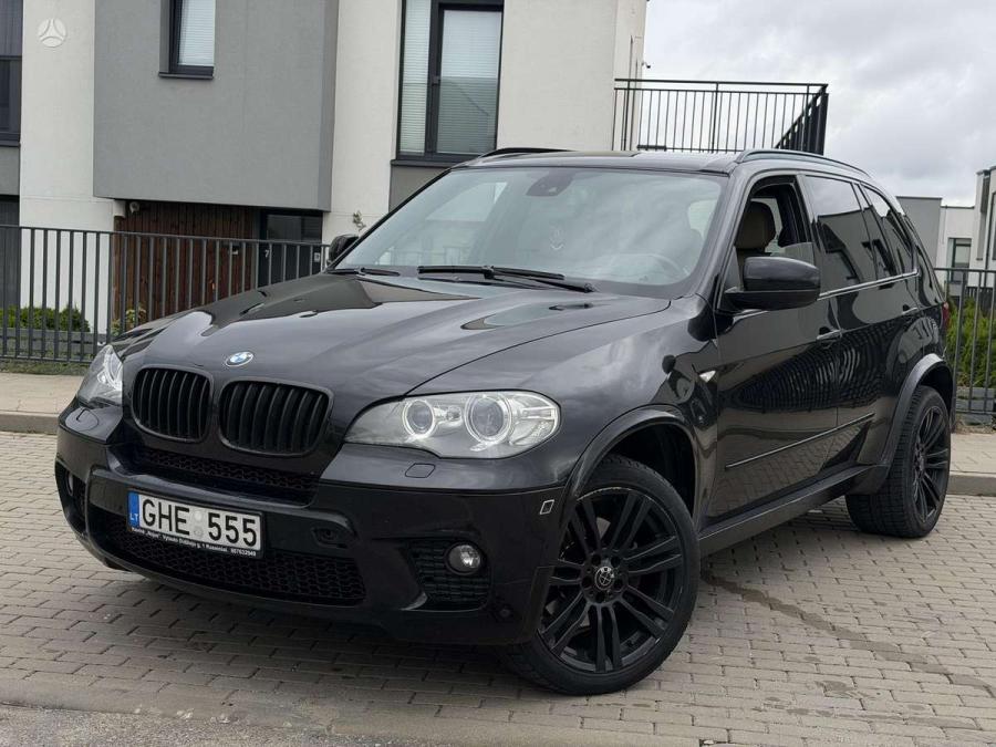 Black BMW X5 2009 in Vilnius, with an engine capacity of 2.99 L and mileage of 460 thousand km for 6800 €, photo 3 on AUTOMOTO.COM.LV