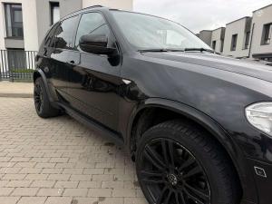 Black BMW X5 2009 in Vilnius, with an engine capacity of 2.99 L and mileage of 460 thousand km for 6800 €, photo 7 on AUTOMOTO.COM.LV