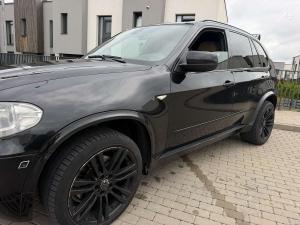 Black BMW X5 2009 in Vilnius, with an engine capacity of 2.99 L and mileage of 460 thousand km for 6800 €, photo 8 on AUTOMOTO.COM.LV
