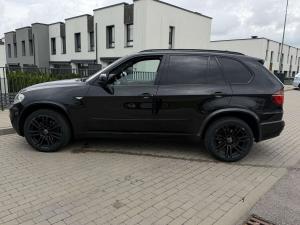 Black BMW X5 2009 in Vilnius, with an engine capacity of 2.99 L and mileage of 460 thousand km for 6800 €, photo 11 on AUTOMOTO.COM.LV