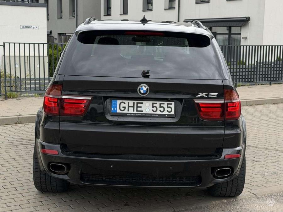 Black BMW X5 2009 in Vilnius, with an engine capacity of 2.99 L and mileage of 460 thousand km for 6800 €, photo 14 on AUTOMOTO.COM.LV