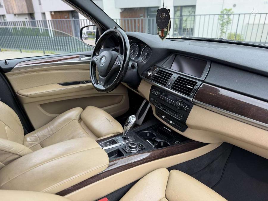 Black BMW X5 2009 in Vilnius, with an engine capacity of 2.99 L and mileage of 460 thousand km for 6800 €, photo 19 on AUTOMOTO.COM.LV