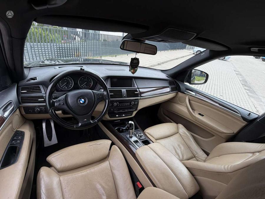Black BMW X5 2009 in Vilnius, with an engine capacity of 2.99 L and mileage of 460 thousand km for 6800 €, photo 21 on AUTOMOTO.COM.LV