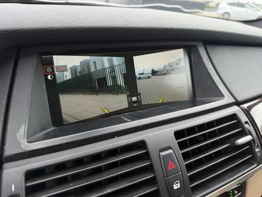 Black BMW X5 2009 in Vilnius, with an engine capacity of 2.99 L and mileage of 460 thousand km for 6800 €, photo 26 on AUTOMOTO.COM.LV