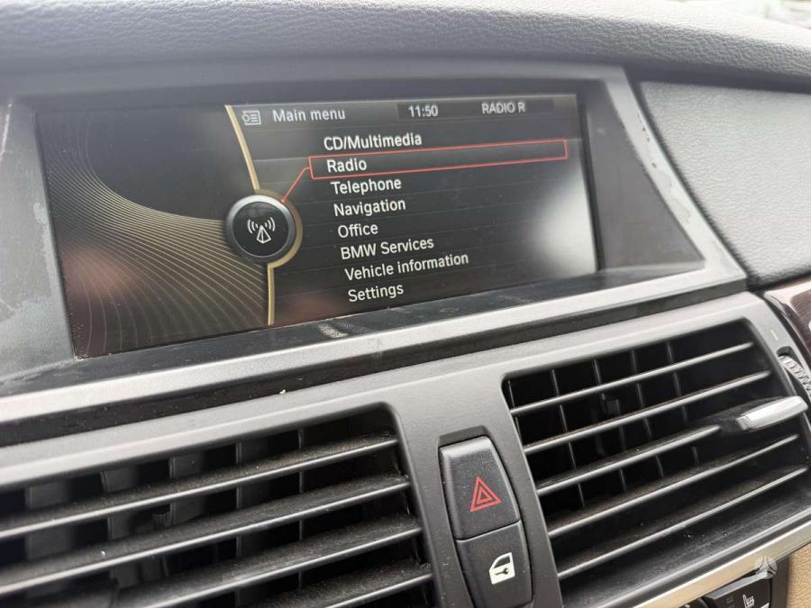 Black BMW X5 2009 in Vilnius, with an engine capacity of 2.99 L and mileage of 460 thousand km for 6800 €, photo 29 on AUTOMOTO.COM.LV