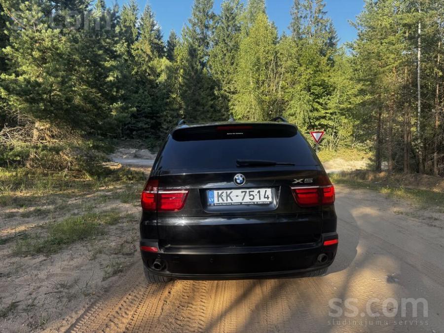 Black BMW X5 2009 in Kuldiga, with an engine capacity of 3.00 L and mileage of 339 thousand km for 7300 €, photo 7 on AUTOMOTO.COM.LV
