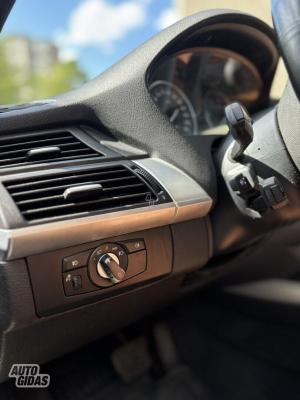 Black BMW X5 2009 in Vilnius, with an engine capacity of 3.00 L and mileage of 381 thousand km for 7300 €, photo 10 on AUTOMOTO.COM.LV