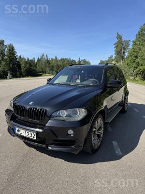 Black BMW X5 2009 in Madona, with an engine capacity of 3.00 L and mileage of 329 thousand km for 10600 €, photo  on AUTOMOTO.COM.LV
