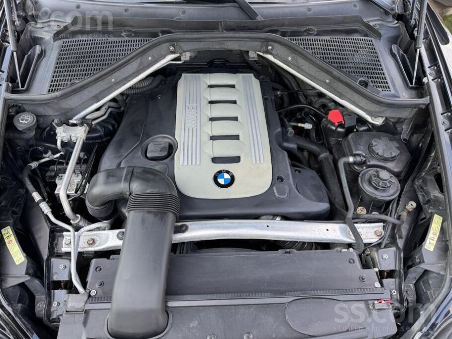 Black BMW X5 2009 in Madona, with an engine capacity of 3.00 L and mileage of 329 thousand km for 10600 €, photo 12 on AUTOMOTO.COM.LV