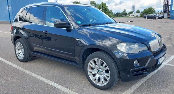 Black BMW X5 2009 in Marijampole, with an engine capacity of 2.99 L and mileage of 350 thousand km for 7100 €, photo 3 on AUTOMOTO.COM.LV