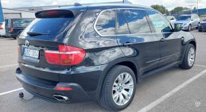 Black BMW X5 2009 in Marijampole, with an engine capacity of 2.99 L and mileage of 350 thousand km for 7100 €, photo 5 on AUTOMOTO.COM.LV