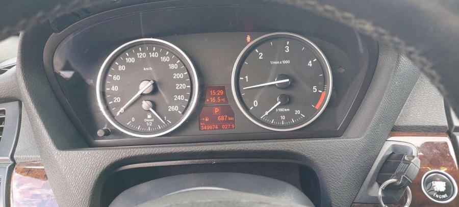 Black BMW X5 2009 in Marijampole, with an engine capacity of 2.99 L and mileage of 350 thousand km for 7100 €, photo 8 on AUTOMOTO.COM.LV