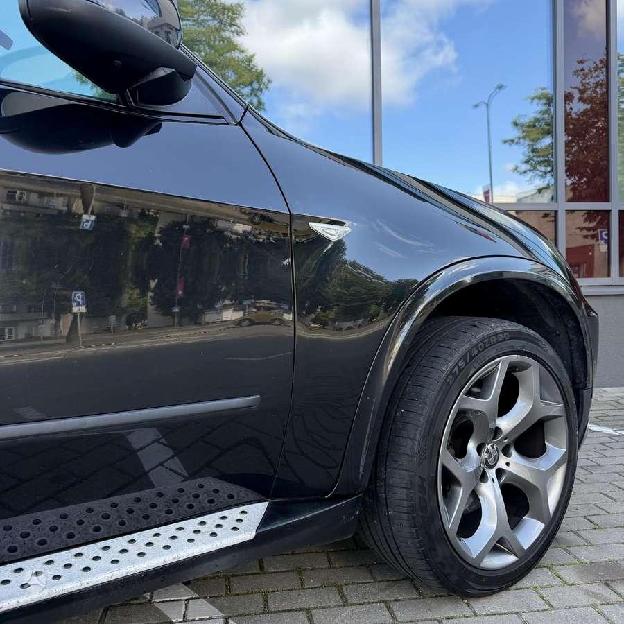 Melns BMW X5 2009 Kaišiadorys, ar dzinēja tilpumu 2.99 L un nobraukumu 400 tūkst. km par 7750 €, foto 13 vietnē AUTOMOTO.COM.LV