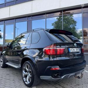 Melns BMW X5 2009 Kaišiadorys, ar dzinēja tilpumu 2.99 L un nobraukumu 400 tūkst. km par 7750 €, foto 14 vietnē AUTOMOTO.COM.LV
