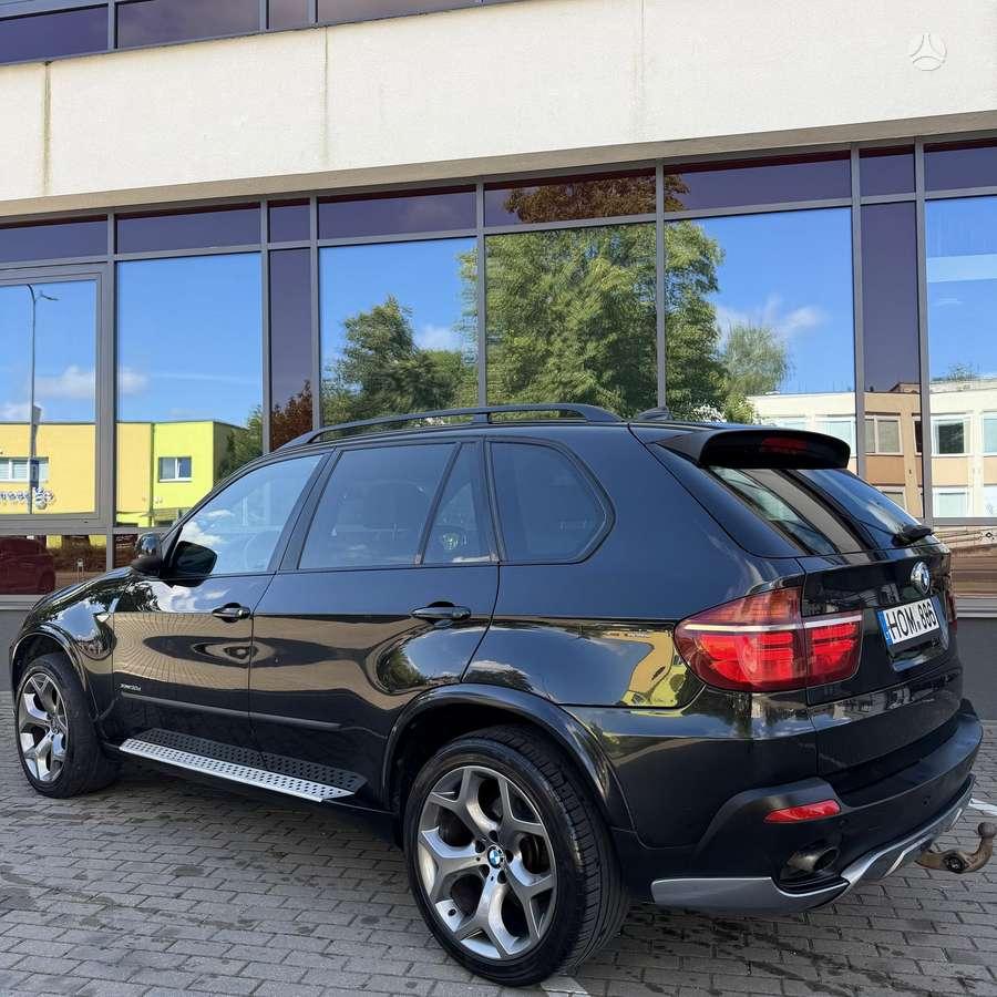 Melns BMW X5 2009 Kaišiadorys, ar dzinēja tilpumu 2.99 L un nobraukumu 400 tūkst. km par 7750 €, foto 15 vietnē AUTOMOTO.COM.LV