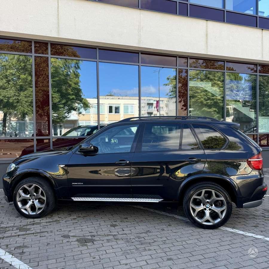Melns BMW X5 2009 Kaišiadorys, ar dzinēja tilpumu 2.99 L un nobraukumu 400 tūkst. km par 7750 €, foto 16 vietnē AUTOMOTO.COM.LV
