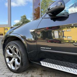 Melns BMW X5 2009 Kaišiadorys, ar dzinēja tilpumu 2.99 L un nobraukumu 400 tūkst. km par 7750 €, foto 20 vietnē AUTOMOTO.COM.LV