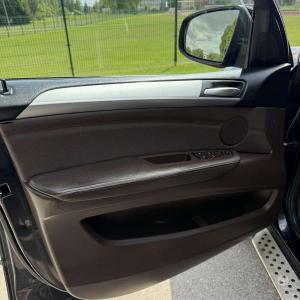 Melns BMW X5 2009 Kaišiadorys, ar dzinēja tilpumu 2.99 L un nobraukumu 400 tūkst. km par 7750 €, foto 25 vietnē AUTOMOTO.COM.LV