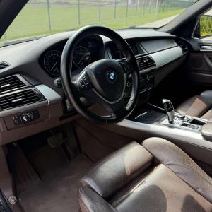 Melns BMW X5 2009 Kaišiadorys, ar dzinēja tilpumu 2.99 L un nobraukumu 400 tūkst. km par 7750 €, foto 26 vietnē AUTOMOTO.COM.LV