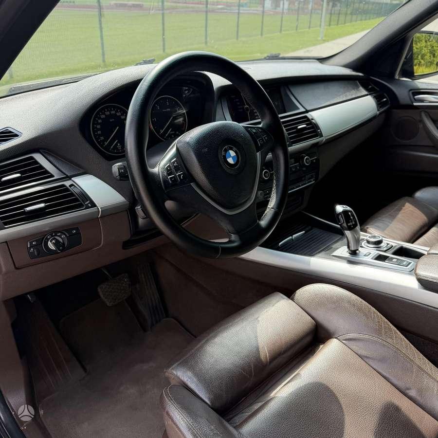 Melns BMW X5 2009 Kaišiadorys, ar dzinēja tilpumu 2.99 L un nobraukumu 400 tūkst. km par 7750 €, foto 26 vietnē AUTOMOTO.COM.LV