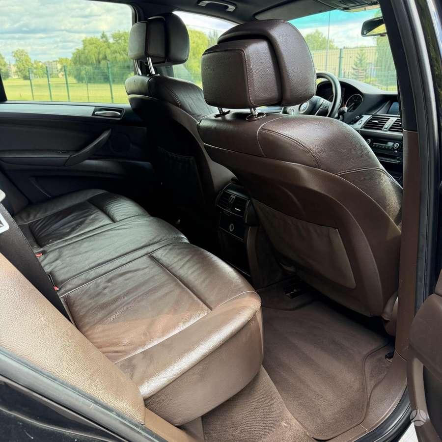 Melns BMW X5 2009 Kaišiadorys, ar dzinēja tilpumu 2.99 L un nobraukumu 400 tūkst. km par 7750 €, foto 28 vietnē AUTOMOTO.COM.LV