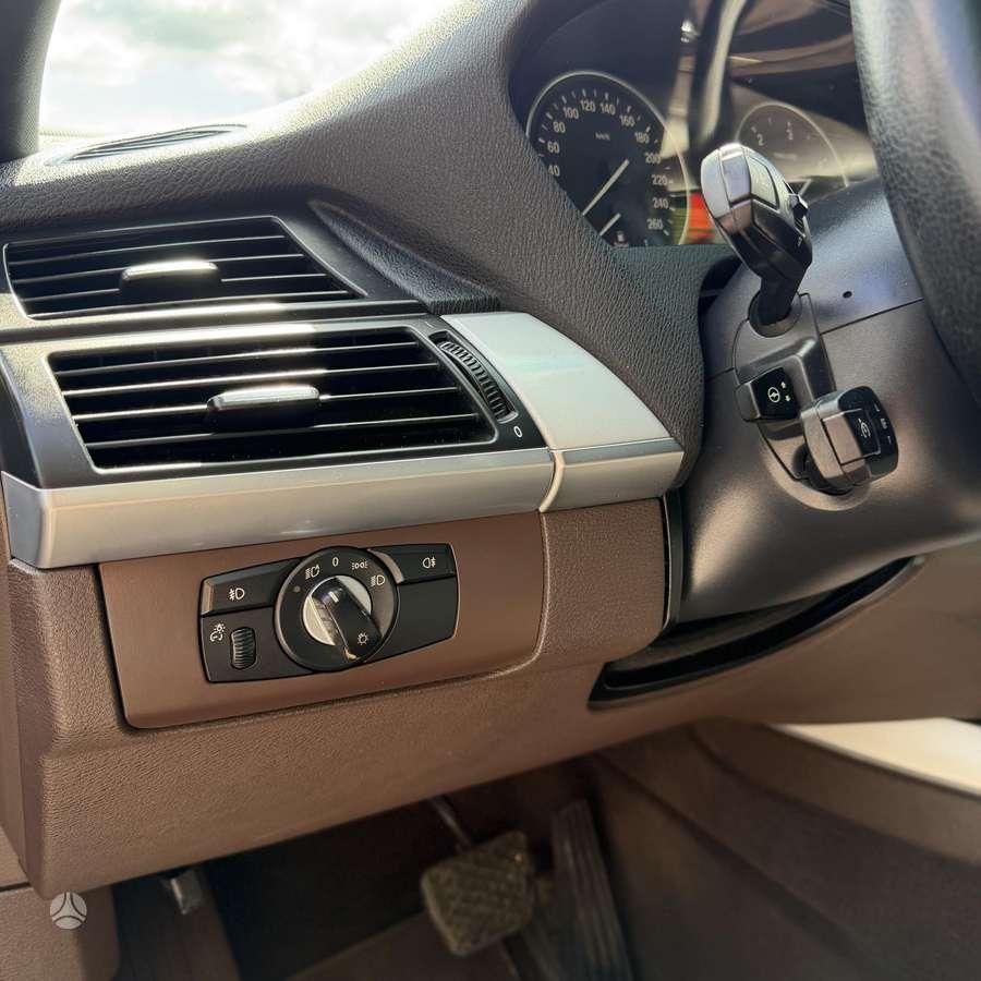 Melns BMW X5 2009 Kaišiadorys, ar dzinēja tilpumu 2.99 L un nobraukumu 400 tūkst. km par 7750 €, foto 34 vietnē AUTOMOTO.COM.LV