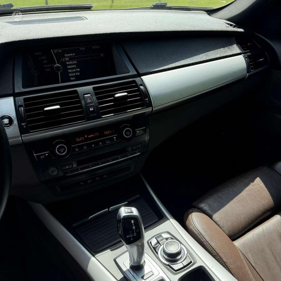 Melns BMW X5 2009 Kaišiadorys, ar dzinēja tilpumu 2.99 L un nobraukumu 400 tūkst. km par 7750 €, foto 38 vietnē AUTOMOTO.COM.LV