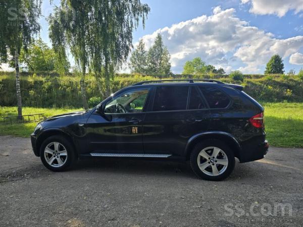 Melns BMW X5 2009 Daugavpils, ar dzinēja tilpumu 3.00 L un nobraukumu 453 tūkst. km par 5500 €, foto 3 vietnē AUTOMOTO.COM.LV