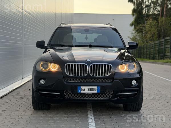 Black BMW X5 2009 in Riga, with an engine capacity of 3.00 L and mileage of 0 thousand km for 12500 €, photo 2 on AUTOMOTO.COM.LV