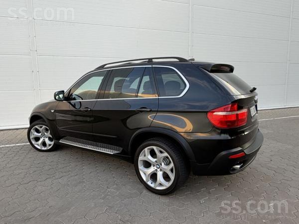 Black BMW X5 2009 in Riga, with an engine capacity of 3.00 L and mileage of 0 thousand km for 12500 €, photo 10 on AUTOMOTO.COM.LV