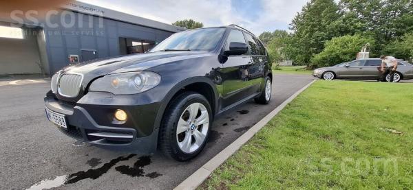 Melns BMW X5 2009 Liepāja, ar dzinēja tilpumu 3.00 L un nobraukumu 269 tūkst. km par 10400 €, foto 2 vietnē AUTOMOTO.COM.LV