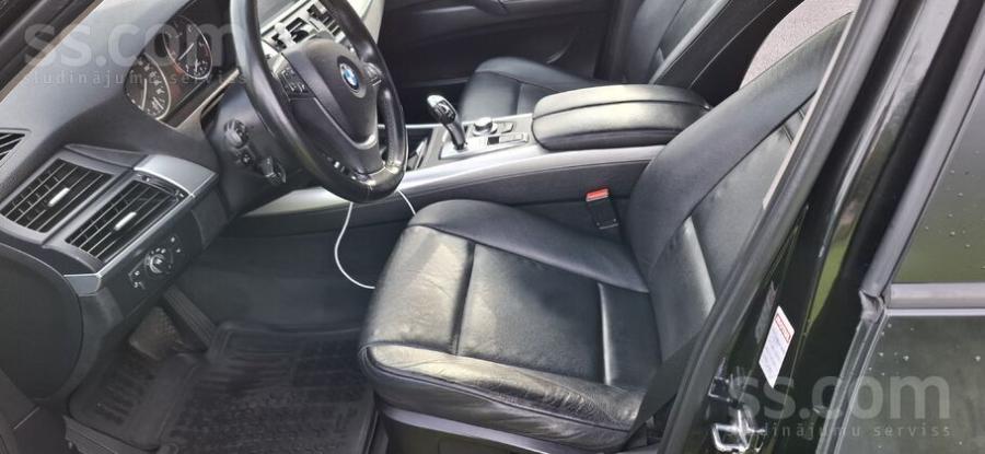 Melns BMW X5 2009 Liepāja, ar dzinēja tilpumu 3.00 L un nobraukumu 269 tūkst. km par 10400 €, foto 9 vietnē AUTOMOTO.COM.LV