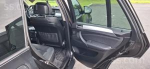Melns BMW X5 2009 Liepāja, ar dzinēja tilpumu 3.00 L un nobraukumu 269 tūkst. km par 10400 €, foto 12 vietnē AUTOMOTO.COM.LV